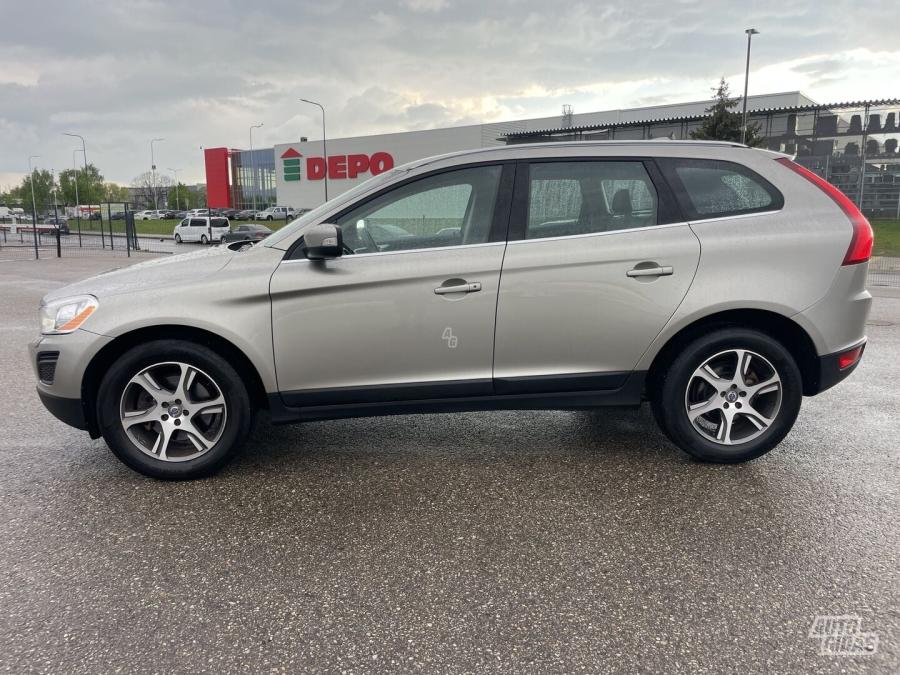 Volvo XC60 2011 in Kaunas, with an engine capacity of 2.40 L and mileage of 245 thousand km for 9900 €, photo 3 on AUTOMOTO.COM.LV