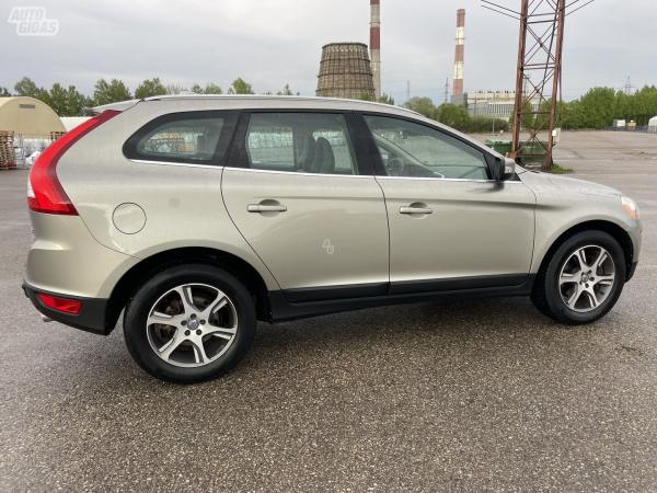 Volvo XC60 2011 in Kaunas, with an engine capacity of 2.40 L and mileage of 245 thousand km for 9900 €, photo 5 on AUTOMOTO.COM.LV