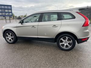 Volvo XC60 2011 in Kaunas, with an engine capacity of 2.40 L and mileage of 245 thousand km for 9900 €, photo 8 on AUTOMOTO.COM.LV