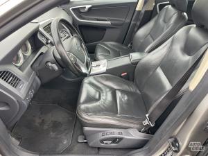 Volvo XC60 2011 in Kaunas, with an engine capacity of 2.40 L and mileage of 245 thousand km for 9900 €, photo 25 on AUTOMOTO.COM.LV