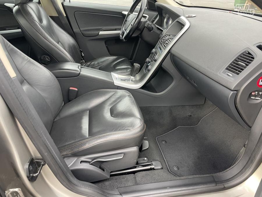 Volvo XC60 2011 in Kaunas, with an engine capacity of 2.40 L and mileage of 245 thousand km for 9900 €, photo 29 on AUTOMOTO.COM.LV