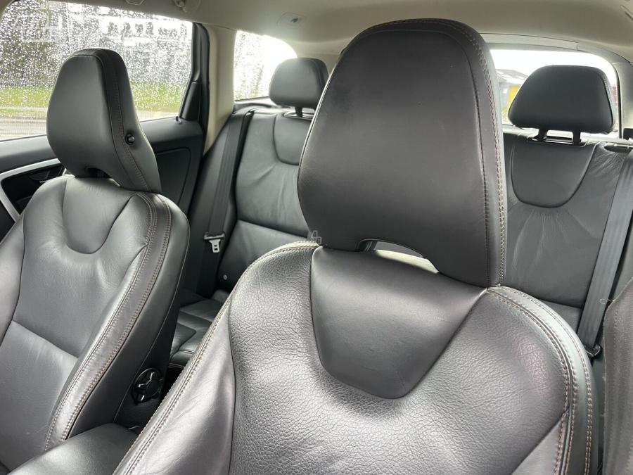 Volvo XC60 2011 in Kaunas, with an engine capacity of 2.40 L and mileage of 245 thousand km for 9900 €, photo 30 on AUTOMOTO.COM.LV