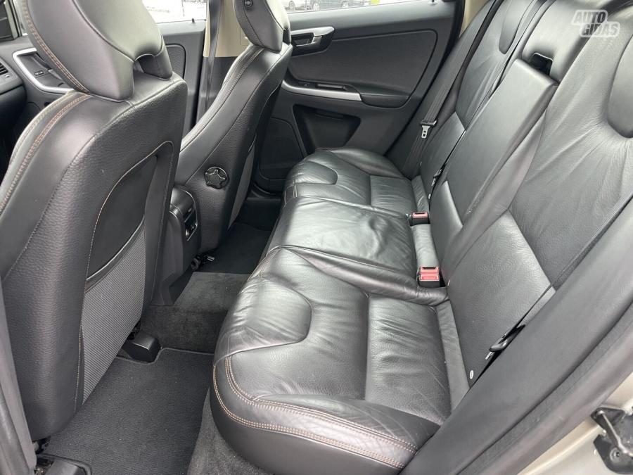 Volvo XC60 2011 in Kaunas, with an engine capacity of 2.40 L and mileage of 245 thousand km for 9900 €, photo 32 on AUTOMOTO.COM.LV