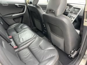 Volvo XC60 2011 in Kaunas, with an engine capacity of 2.40 L and mileage of 245 thousand km for 9900 €, photo 33 on AUTOMOTO.COM.LV