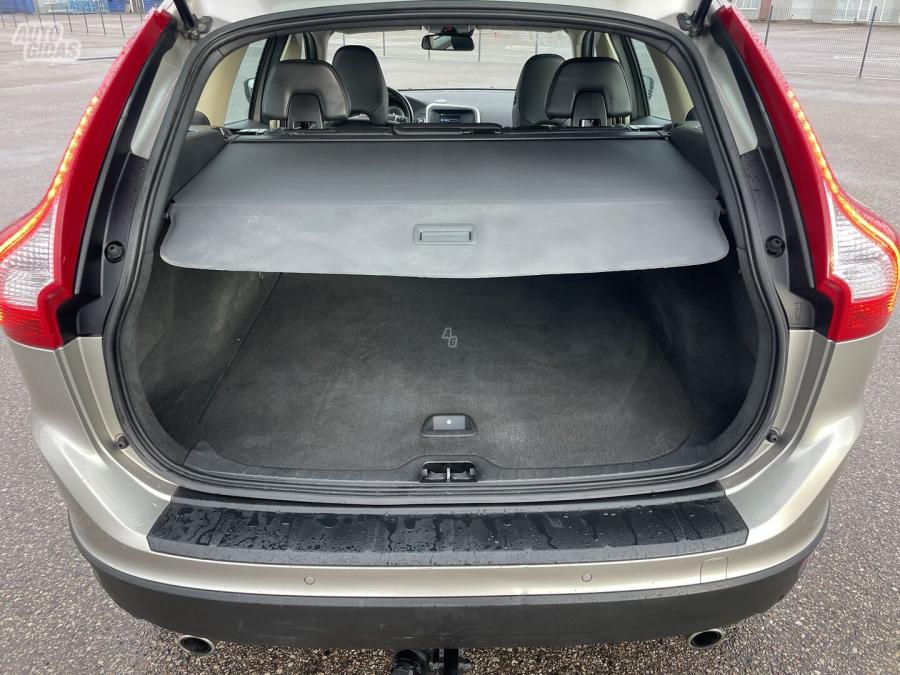 Volvo XC60 2011 in Kaunas, with an engine capacity of 2.40 L and mileage of 245 thousand km for 9900 €, photo 35 on AUTOMOTO.COM.LV