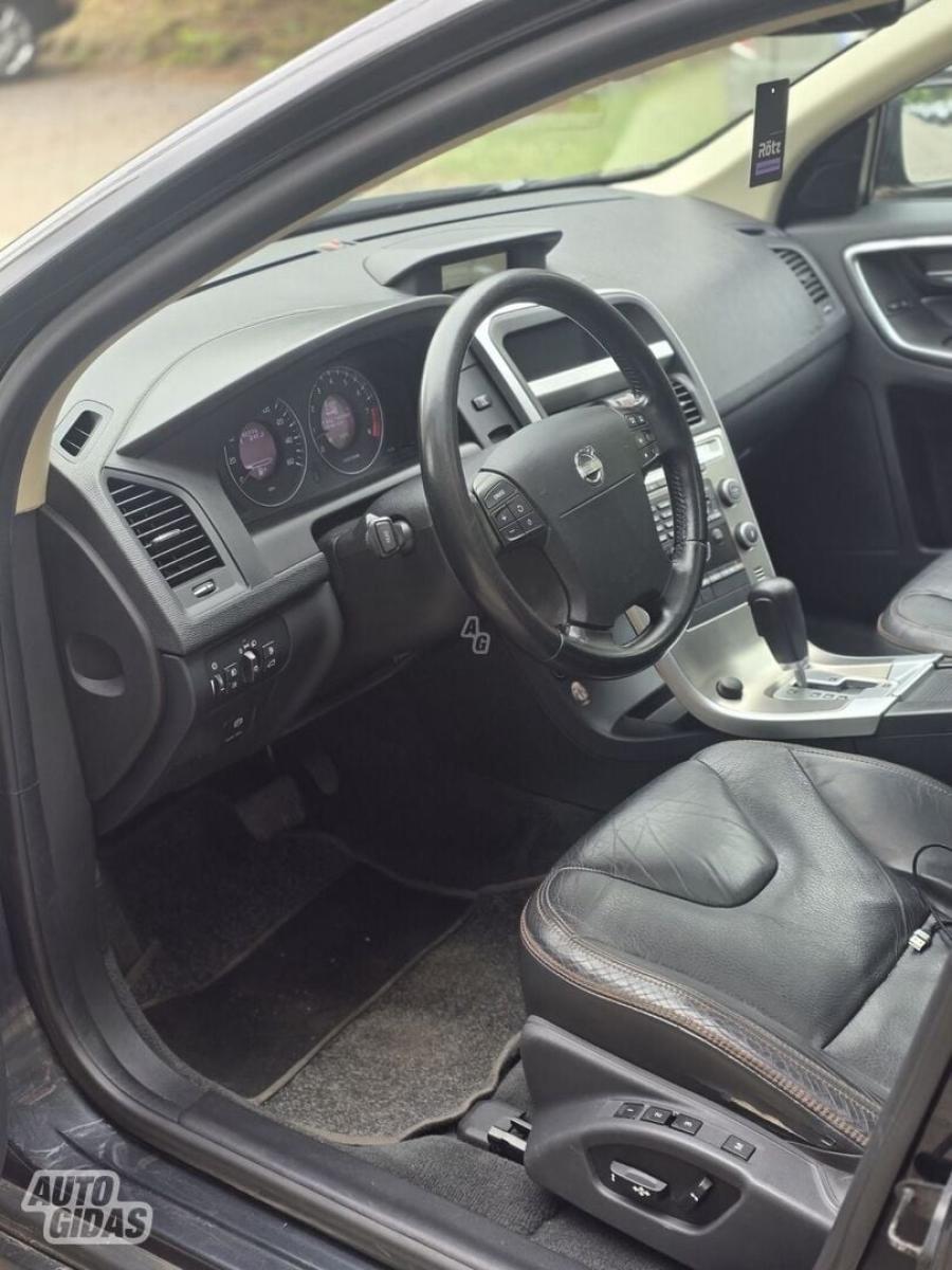Volvo XC60 2011 Viļņa, ar dzinēja tilpumu 3.20 L un nobraukumu 290 tūkst. km par 5000 €, foto 11 vietnē AUTOMOTO.COM.LV