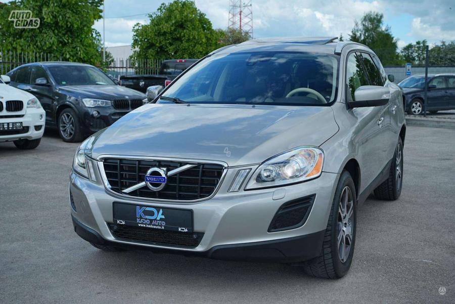 Volvo XC60 2011 in Marijampole, with an engine capacity of 2.40 L and mileage of 213 thousand km for 10450 €, photo 5 on AUTOMOTO.COM.LV