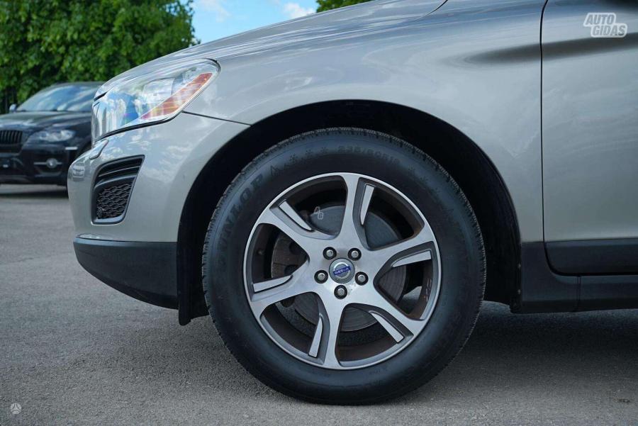 Volvo XC60 2011 in Marijampole, with an engine capacity of 2.40 L and mileage of 213 thousand km for 10450 €, photo 7 on AUTOMOTO.COM.LV
