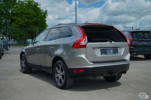 Volvo XC60 2011 in Marijampole, with an engine capacity of 2.40 L and mileage of 213 thousand km for 10450 €, photo 8 on AUTOMOTO.COM.LV