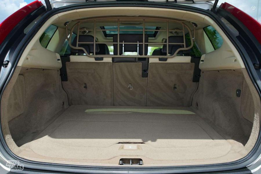Volvo XC60 2011 in Marijampole, with an engine capacity of 2.40 L and mileage of 213 thousand km for 10450 €, photo 14 on AUTOMOTO.COM.LV
