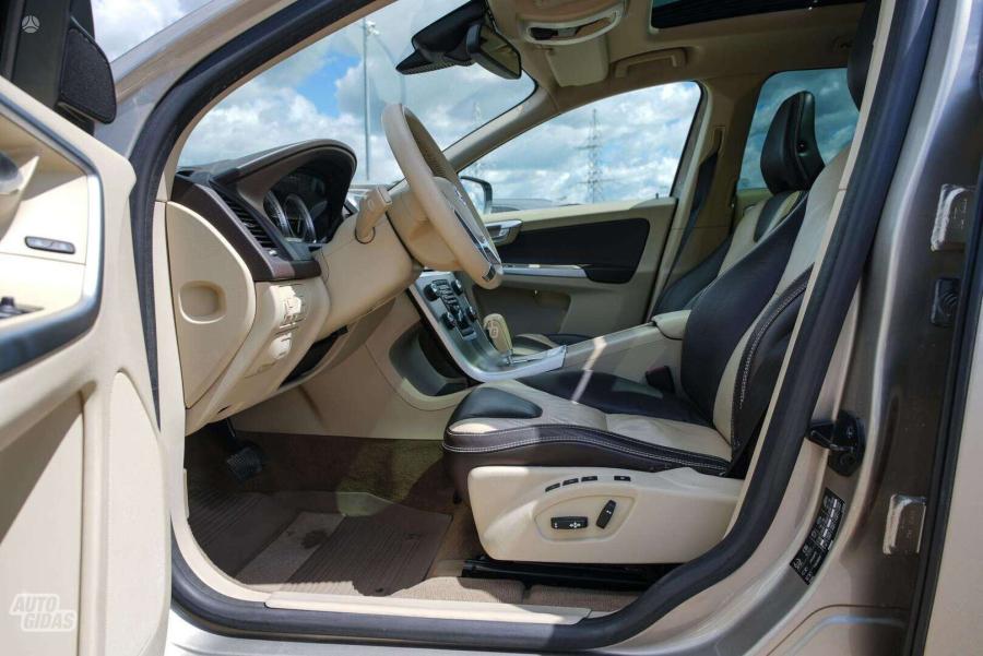 Volvo XC60 2011 in Marijampole, with an engine capacity of 2.40 L and mileage of 213 thousand km for 10450 €, photo 25 on AUTOMOTO.COM.LV