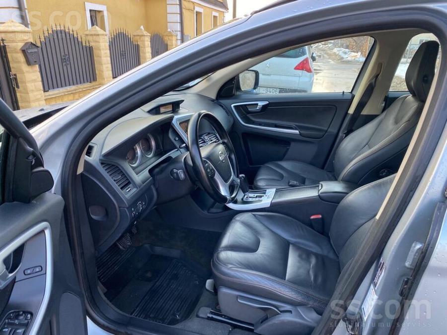 Volvo XC60 2011 Daugavpils, ar dzinēja tilpumu 2.40 L un nobraukumu 0 tūkst. km par 8450 €, foto 13 vietnē AUTOMOTO.COM.LV