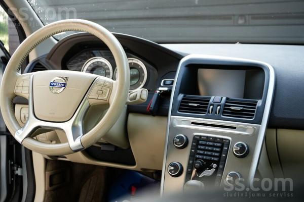 Volvo XC60 2011 Rīga, ar dzinēja tilpumu 2.40 L un nobraukumu 280 tūkst. km par 10290 €, foto 5 vietnē AUTOMOTO.COM.LV