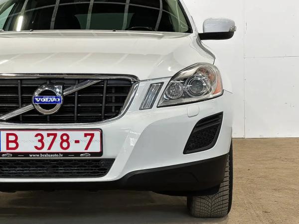 Volvo XC60 2011 in Jurmala, with an engine capacity of 2.00 L and mileage of 285 thousand km for 9995 €, photo 6 on AUTOMOTO.COM.LV