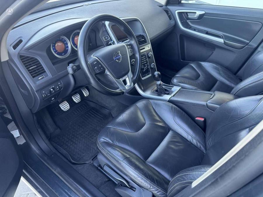 Volvo XC60 2011 in Vilnius, with an engine capacity of 1.98 L and mileage of 260 thousand km for 8850 €, photo 14 on AUTOMOTO.COM.LV