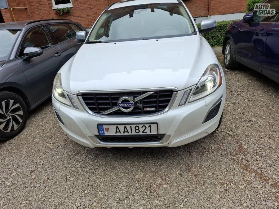 Volvo XC60 2011 in Vilnius, with an engine capacity of 2.40 L and mileage of 258 thousand km for 9200 €, photo 1 on AUTOMOTO.COM.LV