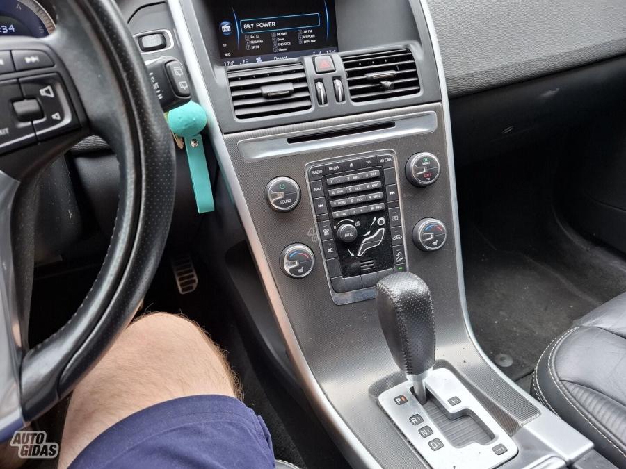 Volvo XC60 2011 in Vilnius, with an engine capacity of 2.40 L and mileage of 258 thousand km for 9200 €, photo 10 on AUTOMOTO.COM.LV