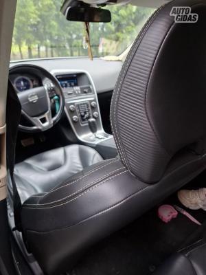 Volvo XC60 2011 in Vilnius, with an engine capacity of 2.40 L and mileage of 258 thousand km for 9200 €, photo 13 on AUTOMOTO.COM.LV