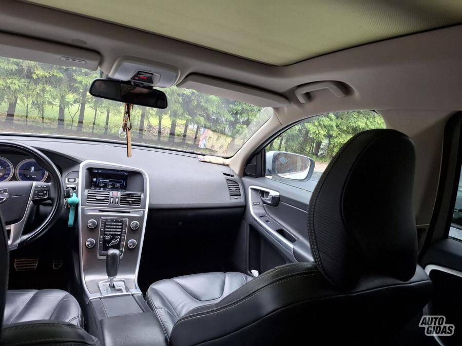 Volvo XC60 2011 in Vilnius, with an engine capacity of 2.40 L and mileage of 258 thousand km for 9200 €, photo 15 on AUTOMOTO.COM.LV