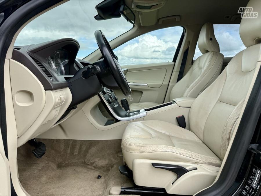 Volvo XC60 2011 in Vilkaviskis, with an engine capacity of 2.00 L and mileage of 305 thousand km for 8500 €, photo 10 on AUTOMOTO.COM.LV