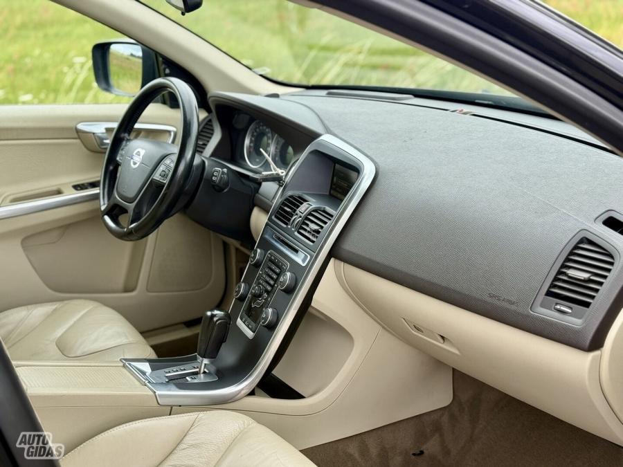 Volvo XC60 2011 in Vilkaviskis, with an engine capacity of 2.00 L and mileage of 305 thousand km for 8500 €, photo 12 on AUTOMOTO.COM.LV