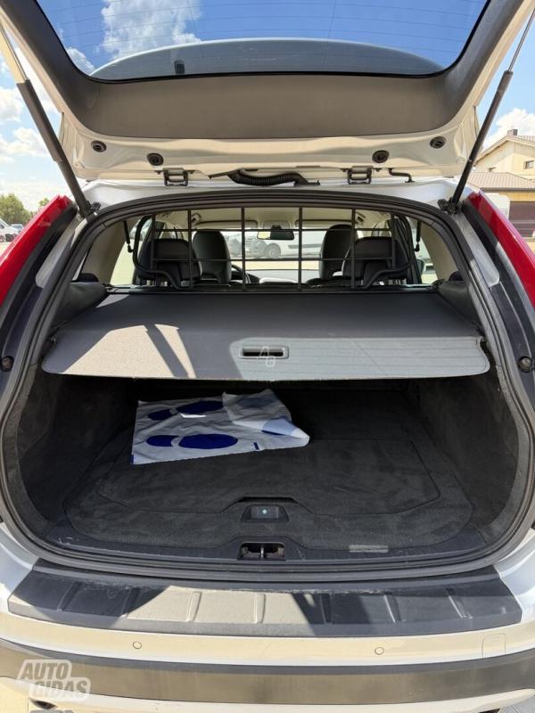 Volvo XC60 2011 Tauragė, ar dzinēja tilpumu 2.40 L un nobraukumu 290 tūkst. km par 7000 €, foto 5 vietnē AUTOMOTO.COM.LV