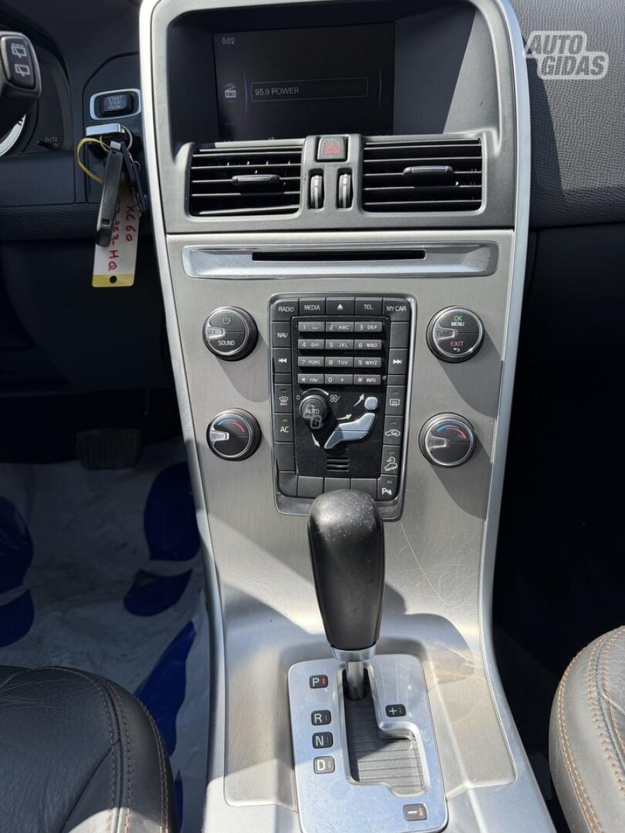 Volvo XC60 2011 in Taurage, with an engine capacity of 2.40 L and mileage of 290 thousand km for 7000 €, photo 10 on AUTOMOTO.COM.LV