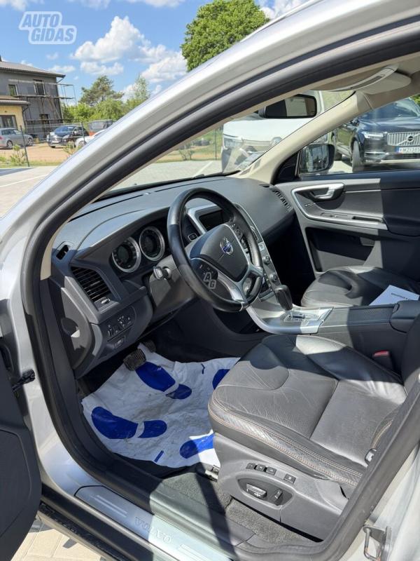 Volvo XC60 2011 Tauragė, ar dzinēja tilpumu 2.40 L un nobraukumu 290 tūkst. km par 7000 €, foto 10 vietnē AUTOMOTO.COM.LV
