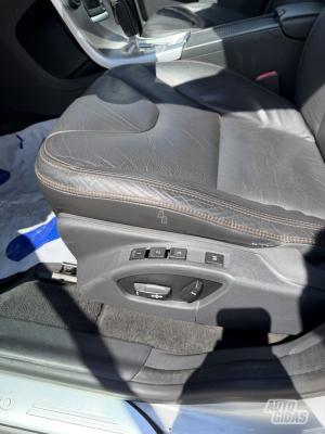 Volvo XC60 2011 in Taurage, with an engine capacity of 2.40 L and mileage of 290 thousand km for 7000 €, photo 12 on AUTOMOTO.COM.LV