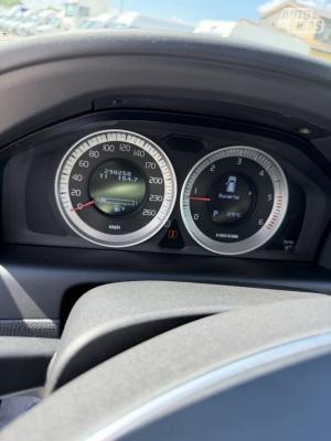 Volvo XC60 2011 in Taurage, with an engine capacity of 2.40 L and mileage of 290 thousand km for 7000 €, photo 14 on AUTOMOTO.COM.LV