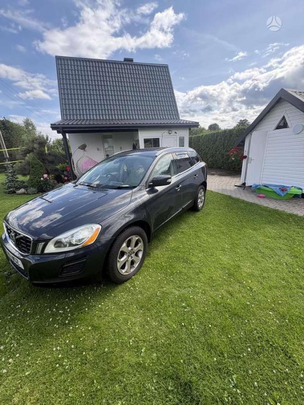 Volvo XC60 2011 in Alytus, with an engine capacity of 2.40 L and mileage of 310 thousand km for 3250 €, photo 9 on AUTOMOTO.COM.LV