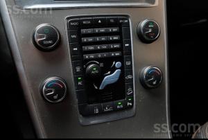 Volvo XC60 2011 in Riga, with an engine capacity of 2.40 L and mileage of 295 thousand km for 9450 €, photo 9 on AUTOMOTO.COM.LV