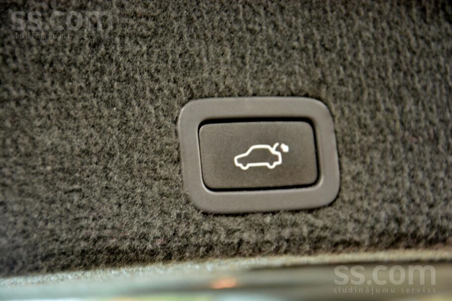 Volvo XC60 2011 in Riga, with an engine capacity of 2.40 L and mileage of 295 thousand km for 9450 €, photo 10 on AUTOMOTO.COM.LV