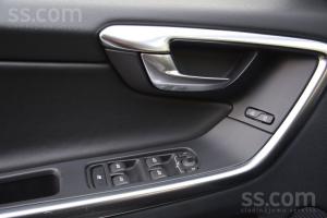 Volvo XC60 2011 in Riga, with an engine capacity of 2.40 L and mileage of 295 thousand km for 9450 €, photo 16 on AUTOMOTO.COM.LV