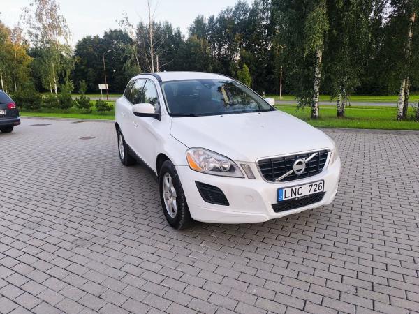 Volvo XC60 2011 in Siauliai, with an engine capacity of 2.00 L and mileage of 201 thousand km for 7000 €, photo 9 on AUTOMOTO.COM.LV