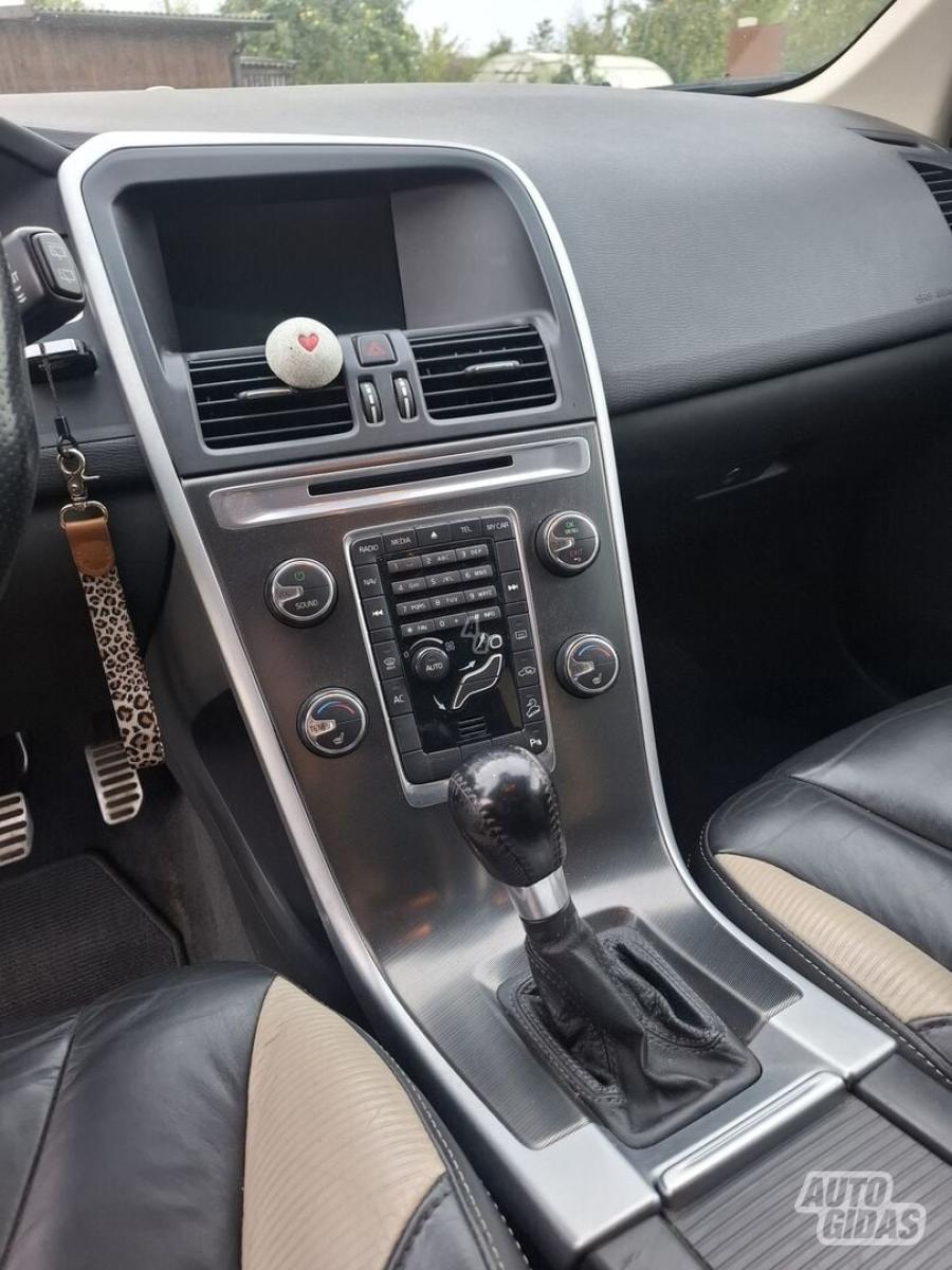 Volvo XC60 2011 Akmenė, ar dzinēja tilpumu 2.40 L un nobraukumu 297 tūkst. km par 8800 €, foto 10 vietnē AUTOMOTO.COM.LV