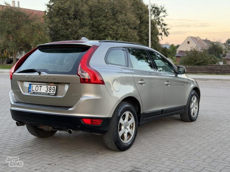 Volvo XC60 2011 Kaišiadorys, ar dzinēja tilpumu 2.40 L un nobraukumu 380 tūkst. km par 4200 €, foto 9 vietnē AUTOMOTO.COM.LV