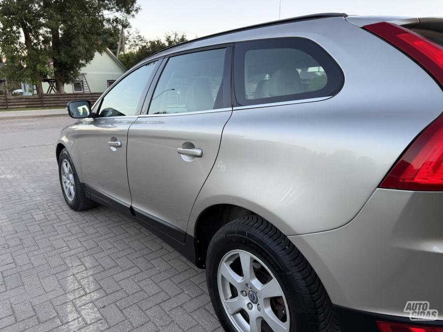 Volvo XC60 2011 Kaišiadorys, ar dzinēja tilpumu 2.40 L un nobraukumu 380 tūkst. km par 4200 €, foto 13 vietnē AUTOMOTO.COM.LV