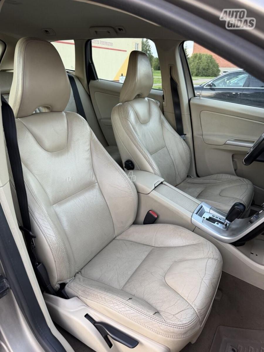 Volvo XC60 2011 Kaišiadorys, ar dzinēja tilpumu 2.40 L un nobraukumu 380 tūkst. km par 4200 €, foto 21 vietnē AUTOMOTO.COM.LV