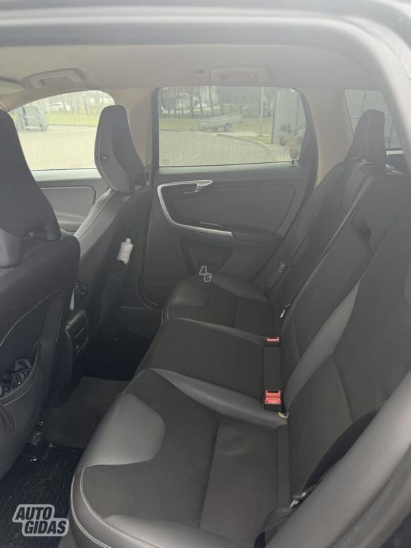 Volvo XC60 2011 Viļņa, ar dzinēja tilpumu 2.00 L un nobraukumu 320 tūkst. km par 7900 €, foto 4 vietnē AUTOMOTO.COM.LV