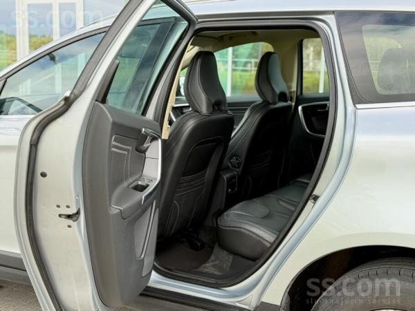 Volvo XC60 2012 Rēzekne, ar dzinēja tilpumu 2.40 L un nobraukumu 276 tūkst. km par 8990 €, foto 9 vietnē AUTOMOTO.COM.LV