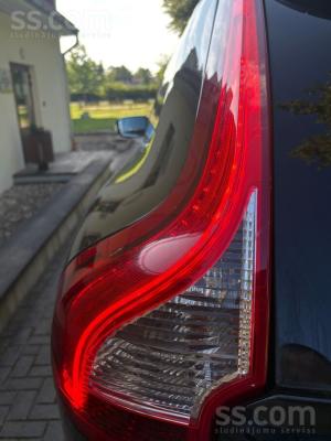Volvo XC60 2012 in Jelgava, with an engine capacity of 2.40 L and mileage of 248 thousand km for 10600 €, photo 5 on AUTOMOTO.COM.LV