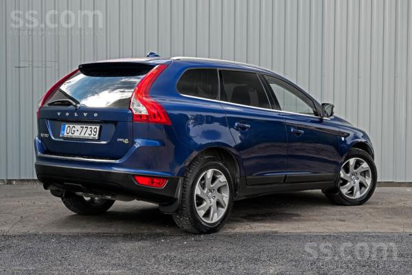 Volvo XC60 2012 in Ogre, with an engine capacity of 2.00 L and mileage of 0 thousand km for 8900 €, photo 4 on AUTOMOTO.COM.LV
