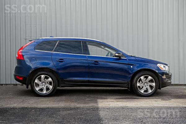 Volvo XC60 2012 in Ogre, with an engine capacity of 2.00 L and mileage of 0 thousand km for 8900 €, photo 5 on AUTOMOTO.COM.LV