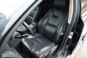 Volvo XC60 2012 in Tukums, with an engine capacity of 2.40 L and mileage of 335 thousand km for 8990 €, photo 8 on AUTOMOTO.COM.LV