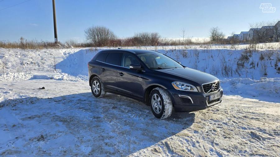 Volvo XC60 2012 in Kaunas, with an engine capacity of 3.20 L and mileage of 273 thousand km for 8200 €, photo 3 on AUTOMOTO.COM.LV