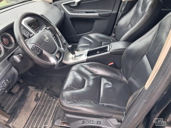 Volvo XC60 2012 in Prienai, with an engine capacity of 2.40 L and mileage of 457 thousand km for 4800 €, photo 7 on AUTOMOTO.COM.LV