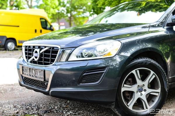 Volvo XC60 2012 in Kretinga, with an engine capacity of 2.00 L and mileage of 347 thousand km for 7750 €, photo 2 on AUTOMOTO.COM.LV