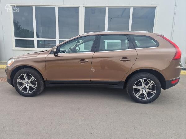 Volvo XC60 2012 in Kretinga, with an engine capacity of 2.00 L and mileage of 301 thousand km for 10500 €, photo 4 on AUTOMOTO.COM.LV