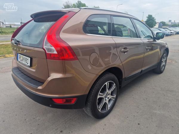 Volvo XC60 2012 in Kretinga, with an engine capacity of 2.00 L and mileage of 301 thousand km for 10500 €, photo 6 on AUTOMOTO.COM.LV